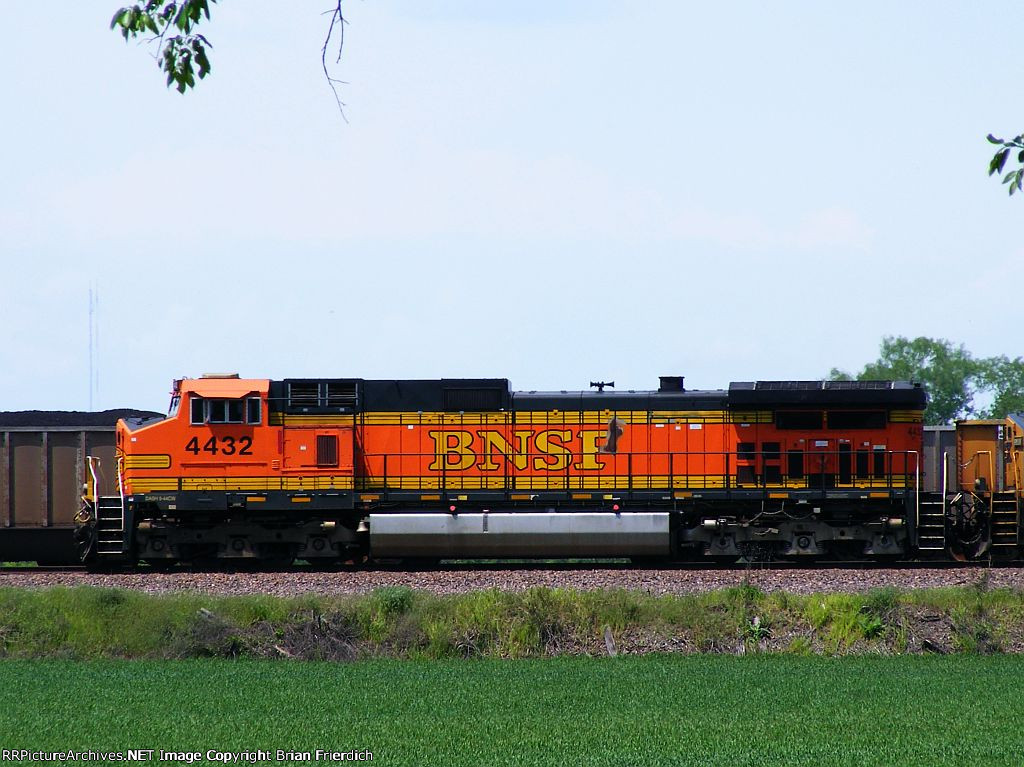 BNSF 4432